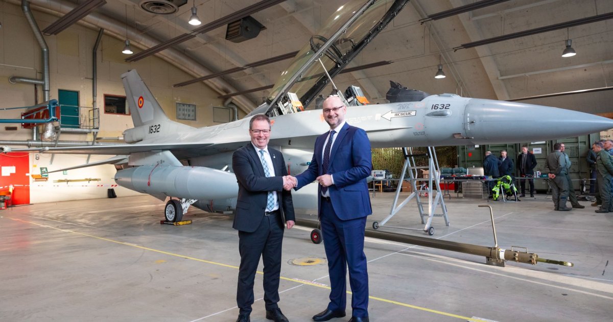 Norge har levert første F-16 jagerfly til Romania